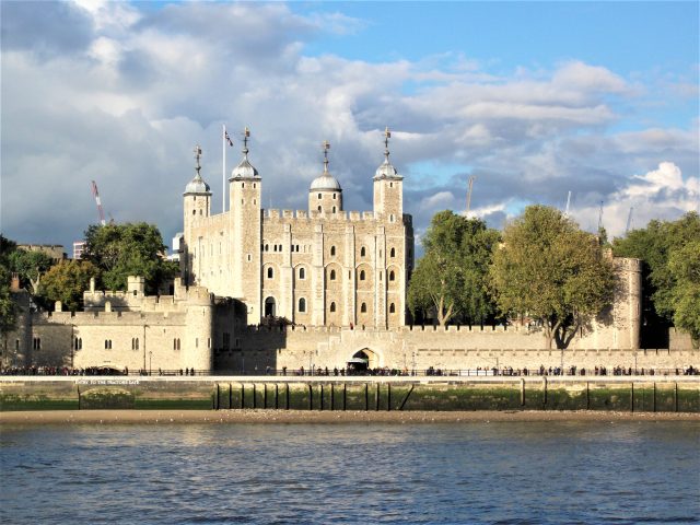 Lesestoff für London-Fans: Tod im Tower - Die bunte Christine